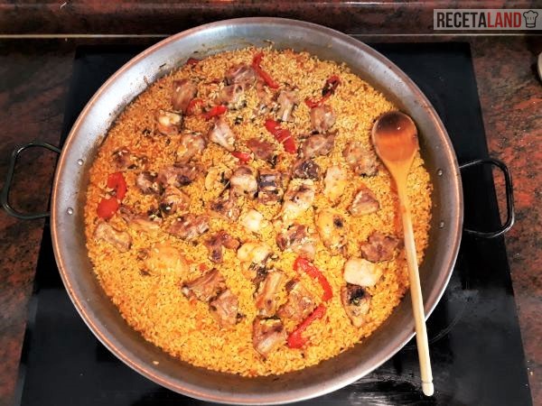 Paella de Carne 🥘 ¡Pollo, Cerdo, Fácil! | Recetaland